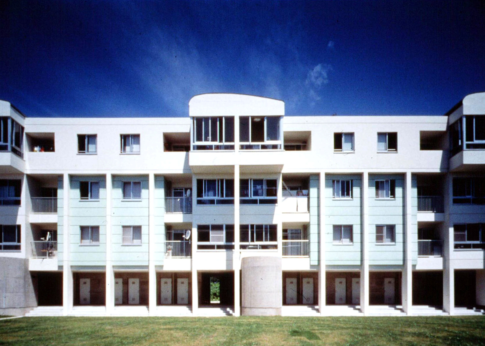 大館市営水門前住宅 スワンハウス – Odate City Suimon-mae Residence Swan House | Chiaki ...